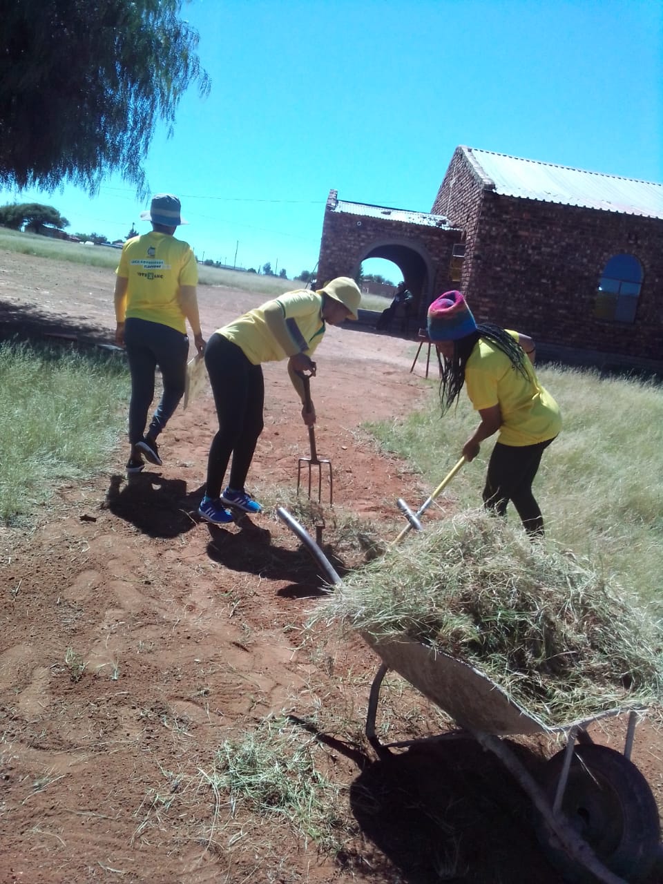ANC members take the Letsema Cleaning campaign to churches ...