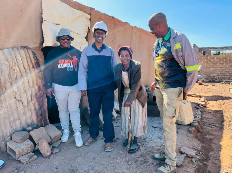 Mayor to hand over a house to an elderly woman in Magogong | TaungDailyNews