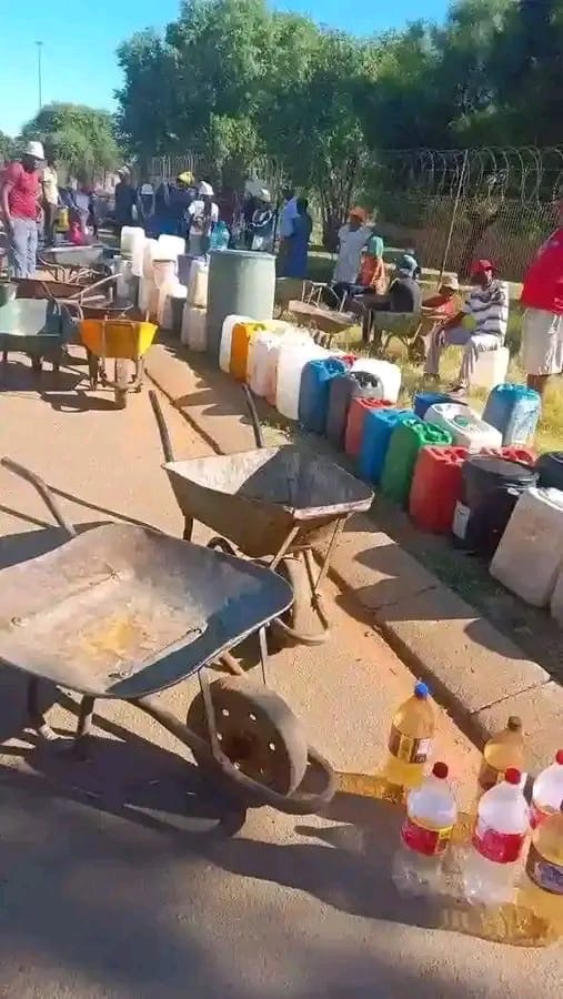 ‘Tharabololo mo tlhokegong ya metsi e fitlheletswe’ | The Guardian