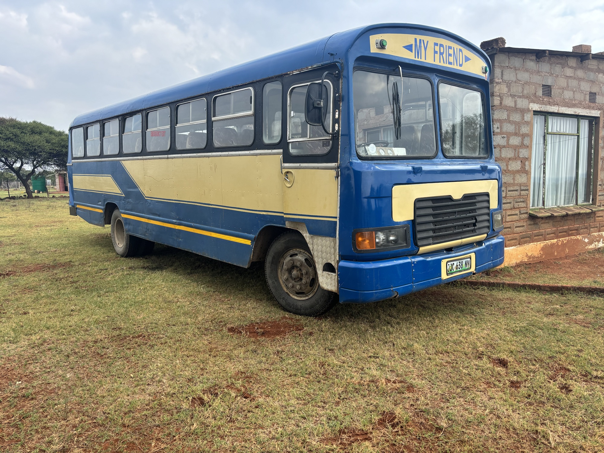 Bese e neng e tshwanetse go rwalela baithuti ba kwa Tlapeng 1 kwa ...