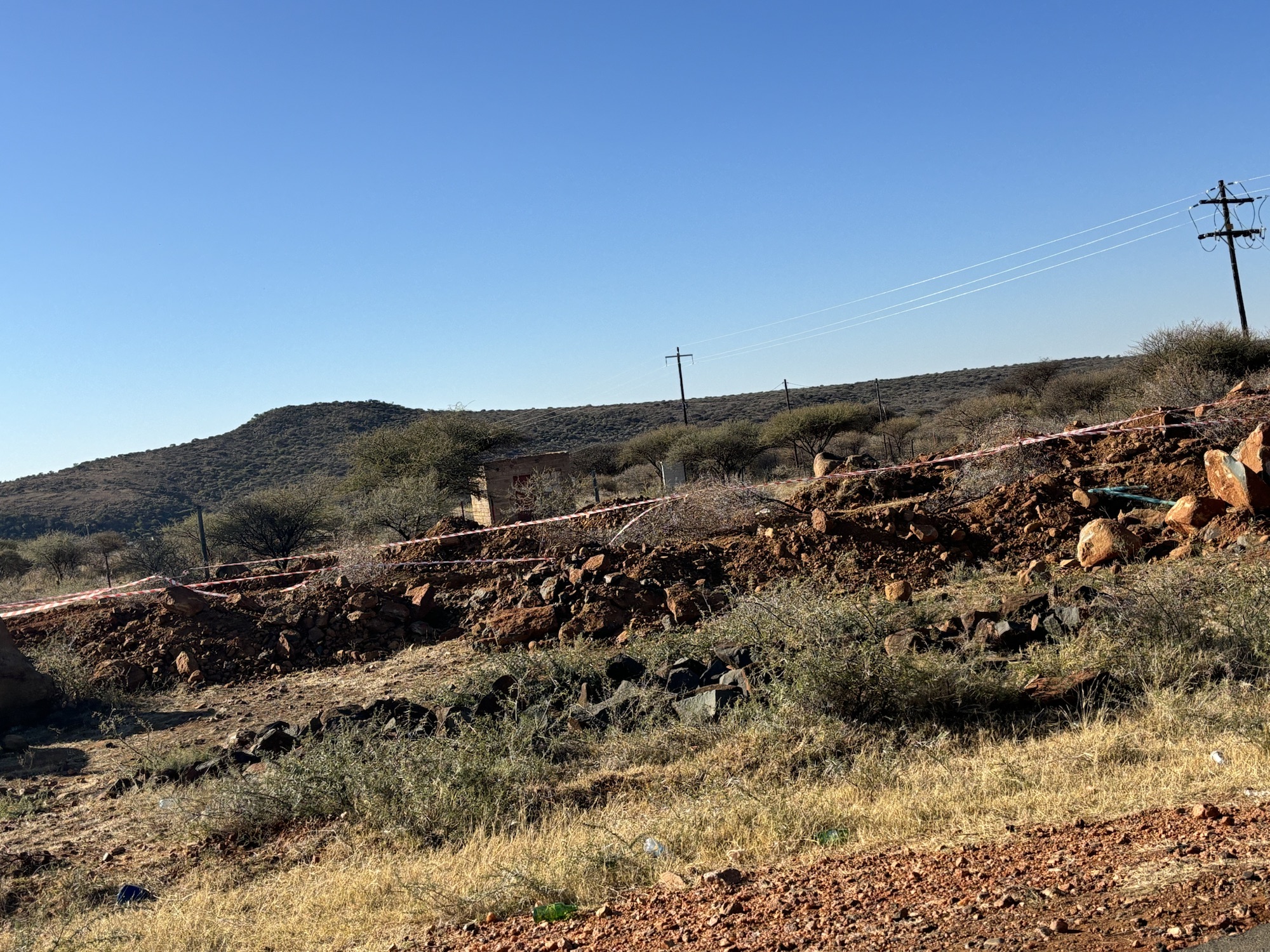 Porojeke ya metsi e tsweletse kwa Kolong | The Guardian