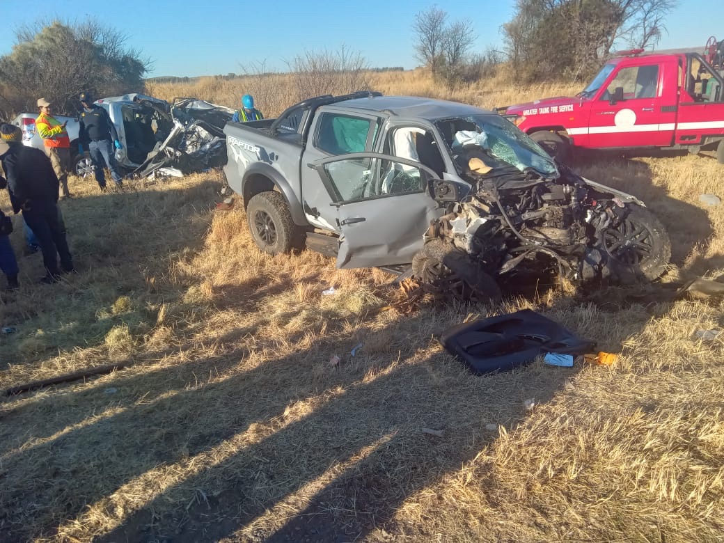 Batho ba le batlhano ba tlhokafetse kwa tsela-kgolo ya N18 gaufi le Magogong | The Guardian